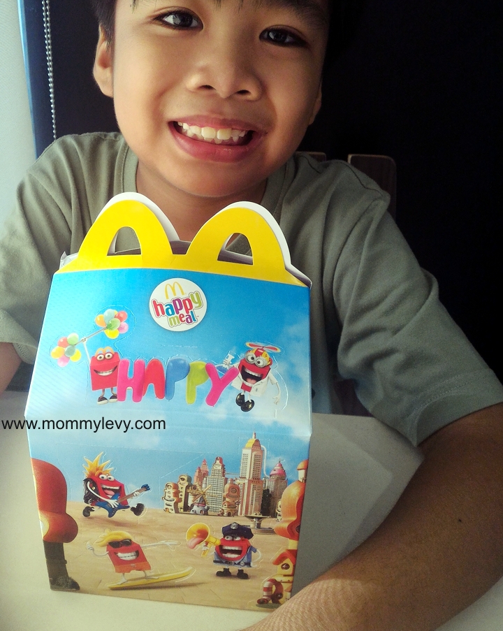 McDonald's Happy Meal Presenting HAPPY - Mommy Levy