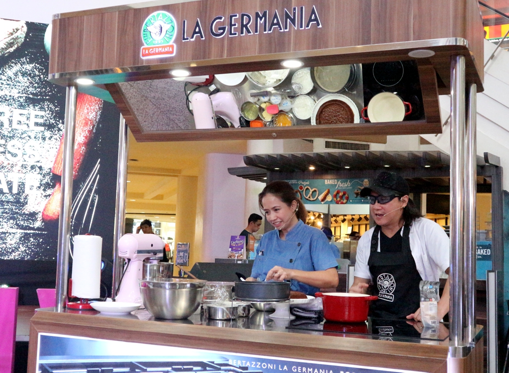 La Germania at the Chic Driven Expo - Mommy Levy