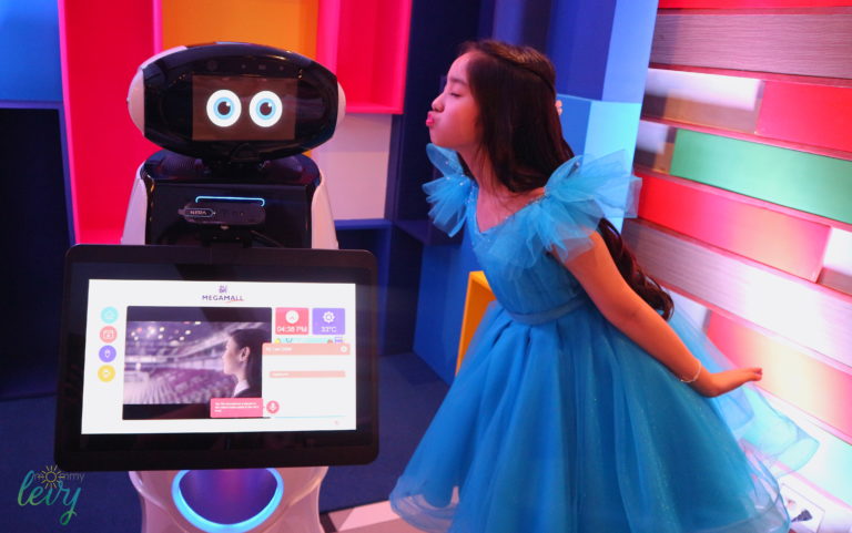 SM Supermalls Introduces Smart Robot called SAM - Mommy Levy